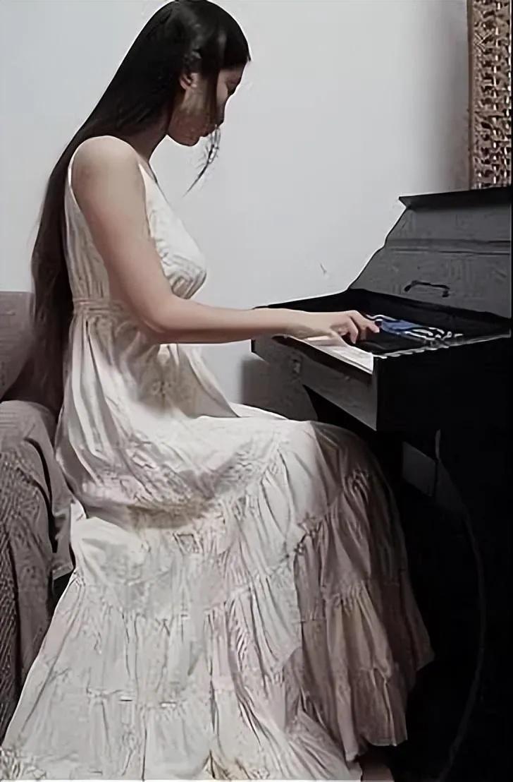 With good wind, Qian Lulu climbed up on the shoulders of her 4 husbands in 12 years, and became ...