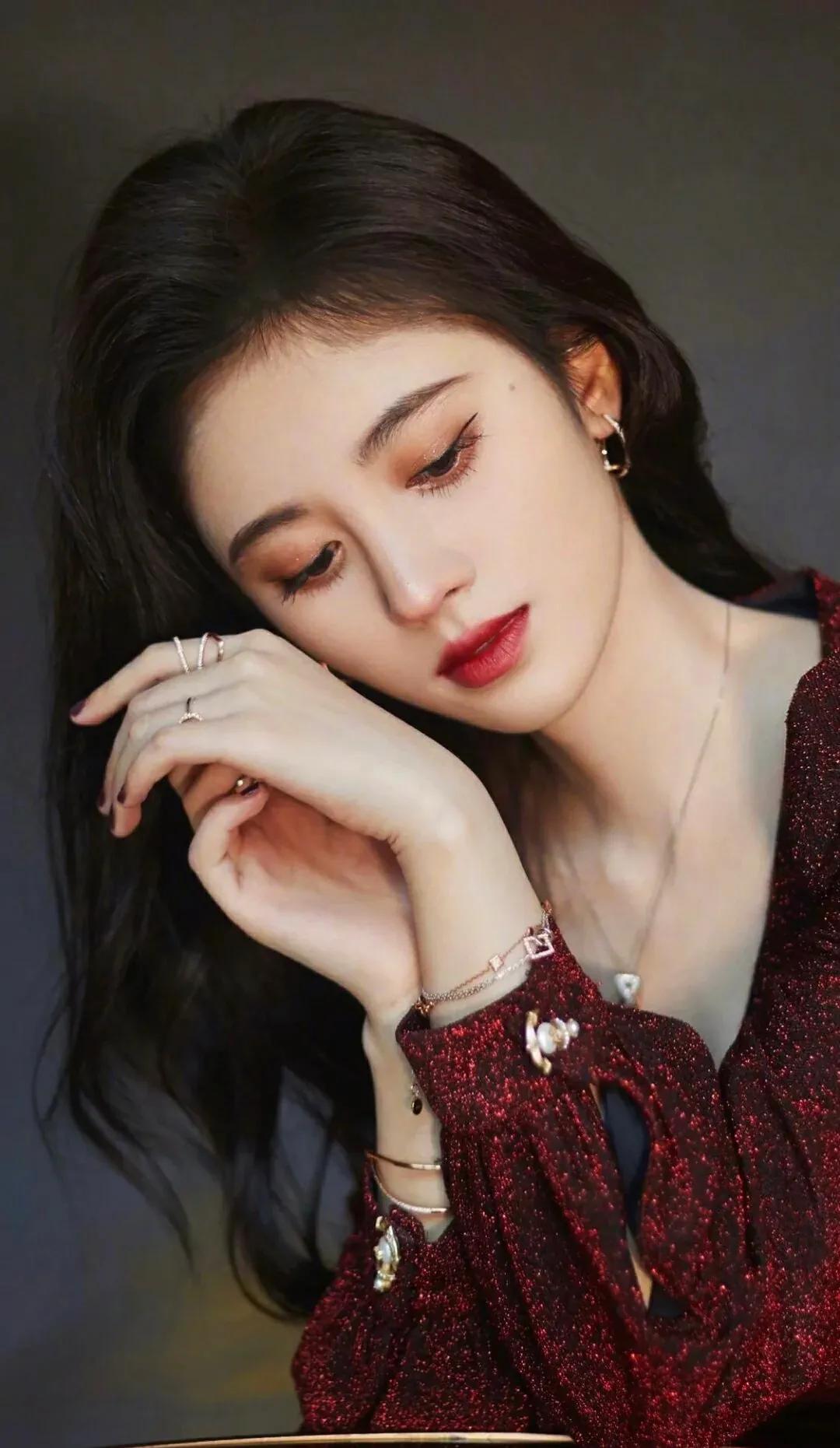 "Ju Jingwei" sweet photo of the beautiful goddess - iNEWS