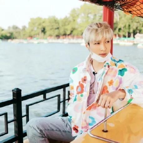 Little Gossip, Zhang Yixing, Fan Chengcheng, White Deer, Wang Hedi ...