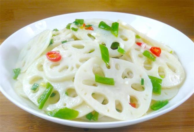 Eat more lotus root in summer. I will teach you how to fry lotus root ...