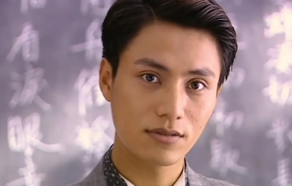 Chen Kun's face changed into Lu Yi's, looking younger than when he was ...