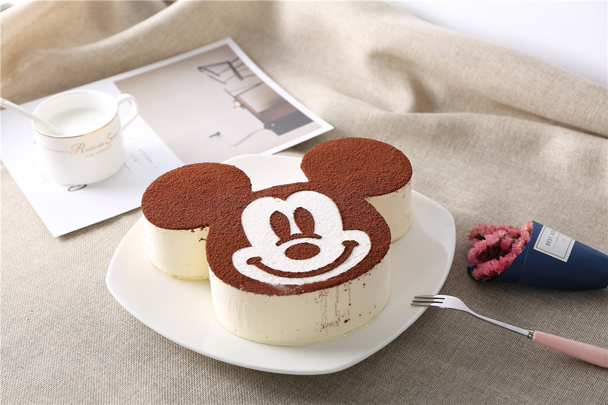 Very tempting food photography, a group of beautiful and drooling cake ...