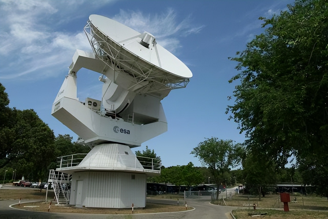 What are the design issues if a solid-state transmitting radar is used ...