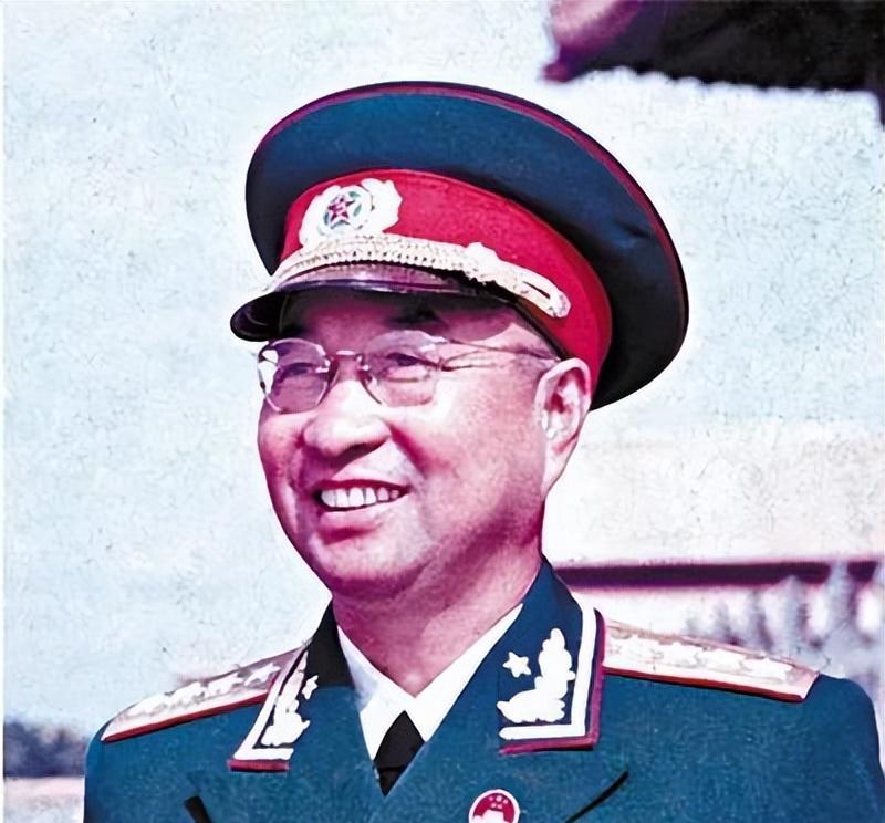 In 1951, Peng Dehuai lost chess and scolded Chen Geng, the dog-headed ...