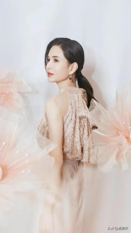 Li Ruotong is domineering again in ancient costumes. He once suffered ...