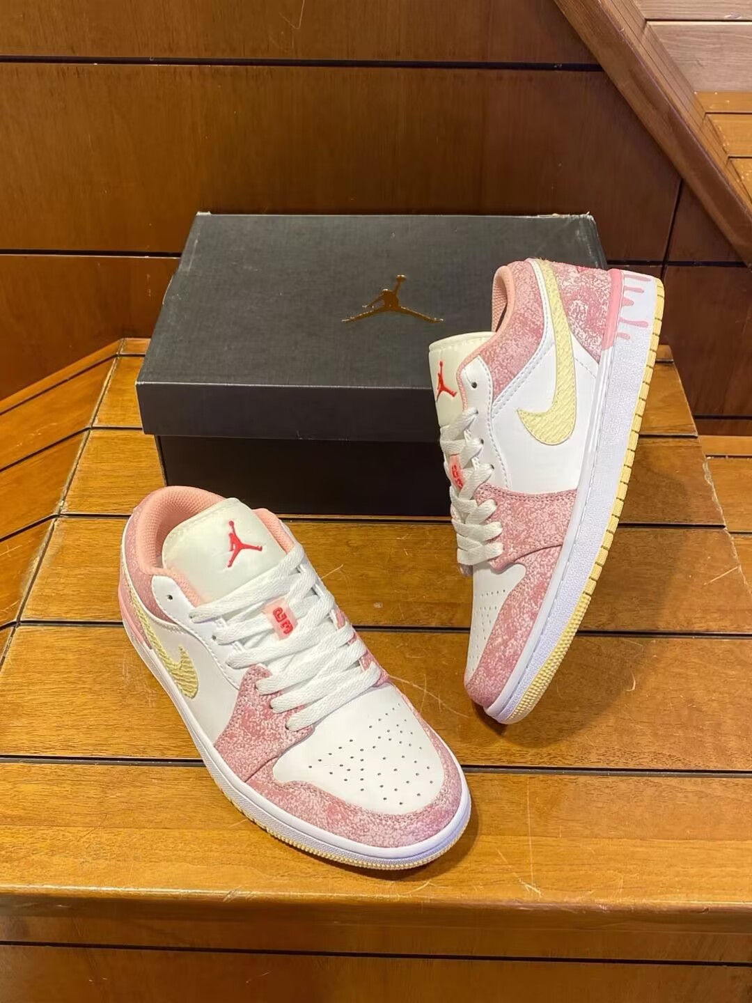 [Invincible sultry pink ice cream Air Jordan shoes] - iMedia