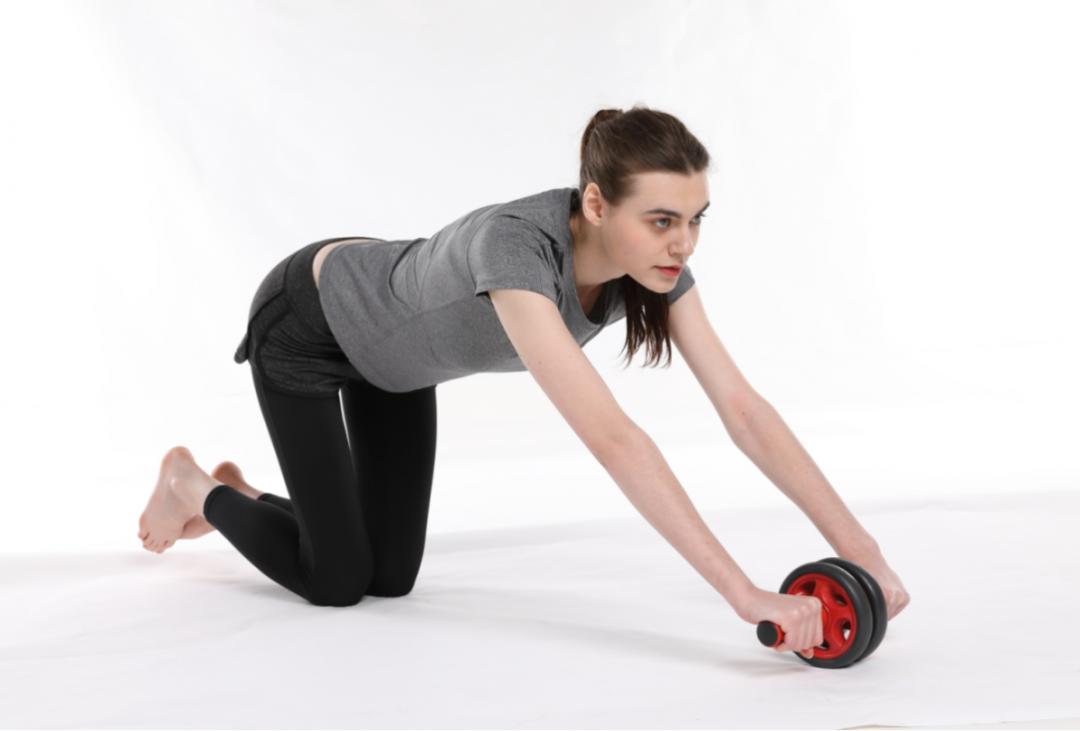 How to use the abdominal wheel correctly to play a good figure - iNEWS