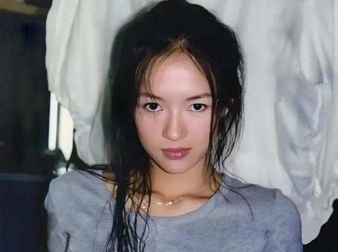 Why is Zhang Zinan so crazy when he treats his younger sister Zhang Ziyi as a cash cow and makes ...