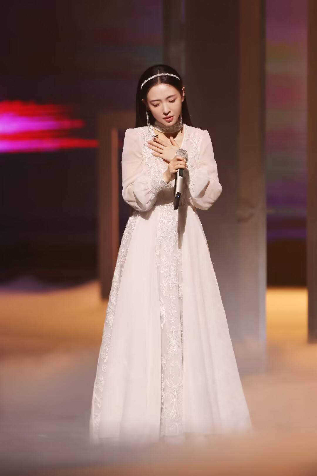 Sisters Who Make Waves 2023, Wu Qian is so fluent in English, chatting ...