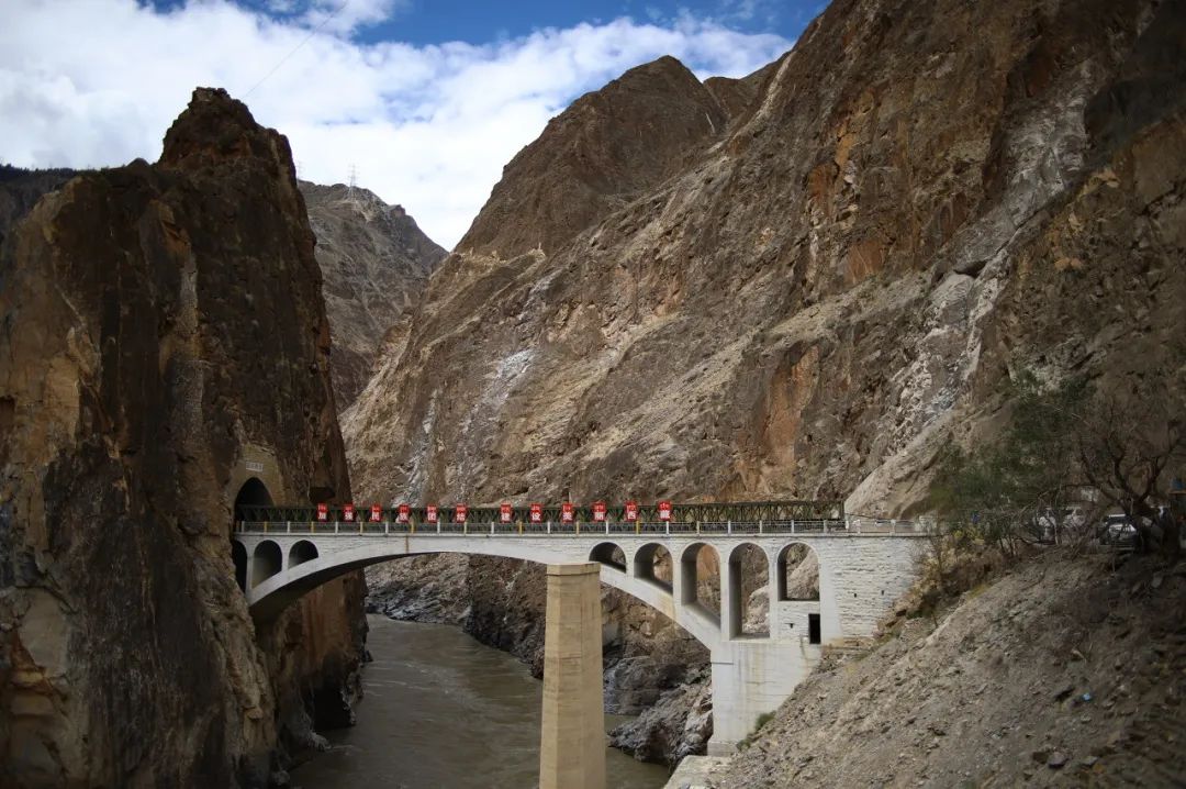 How can major infrastructure projects unite national strength and ...