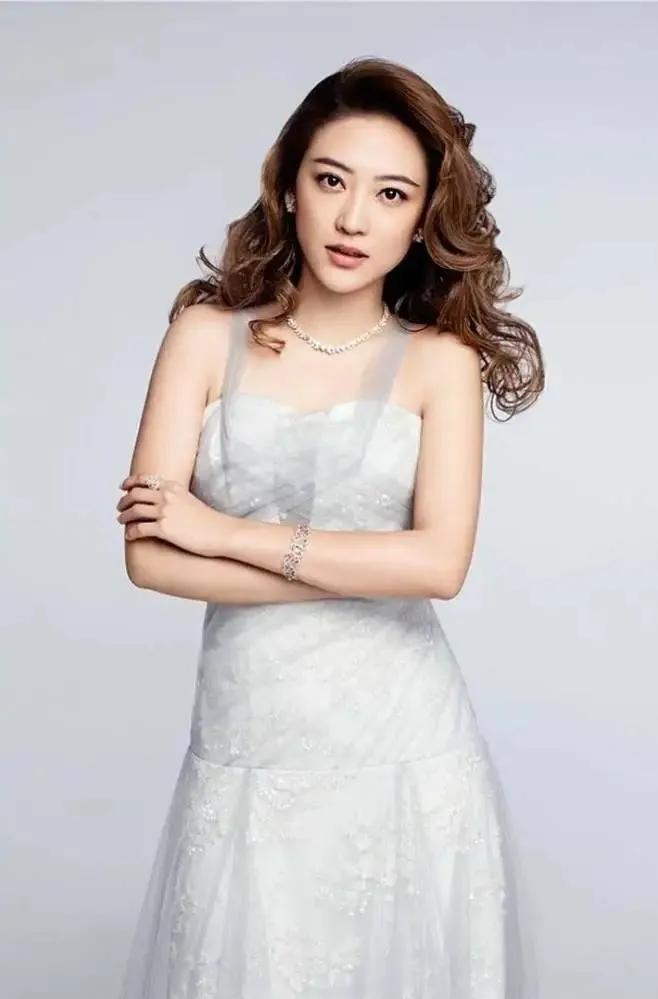 "Smart Woman" Ying Caier: Dump Xiang Zuo, Ditch Edison Chen, marry Chen Xiaochun and enjoy love ...
