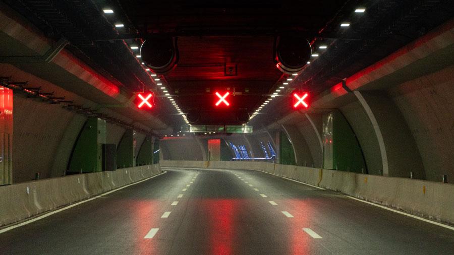 Sansi reflective LED tunnel lights improve driving safety in urban ...