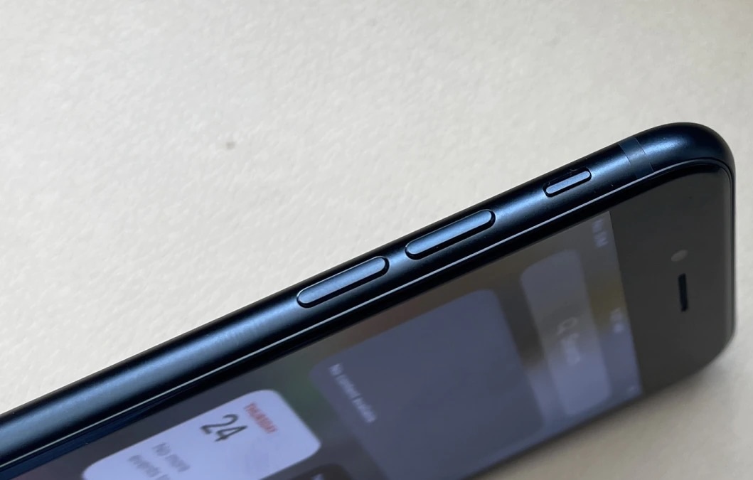 iPhone SE3 review: Familiar yet powerful - iNEWS