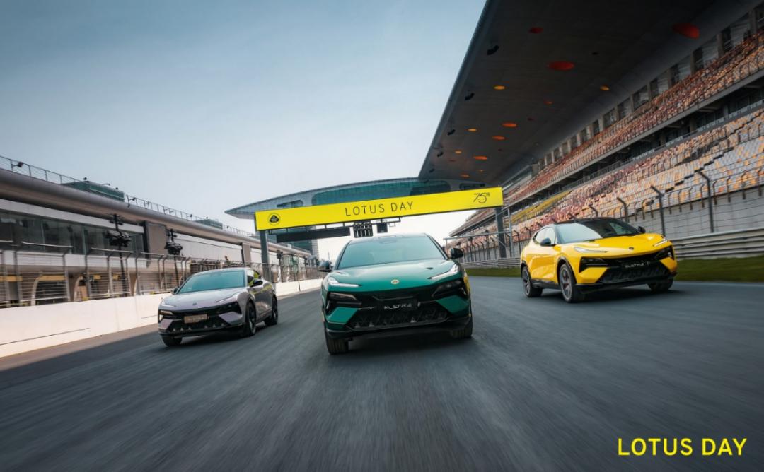 Let's see what Feng Qingfeng has to say about million-dollar luxury cars! - iMedia