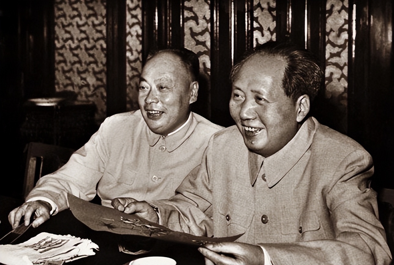 In 1972, Marshal Chen Yi passed away in Beijing. At the memorial ...