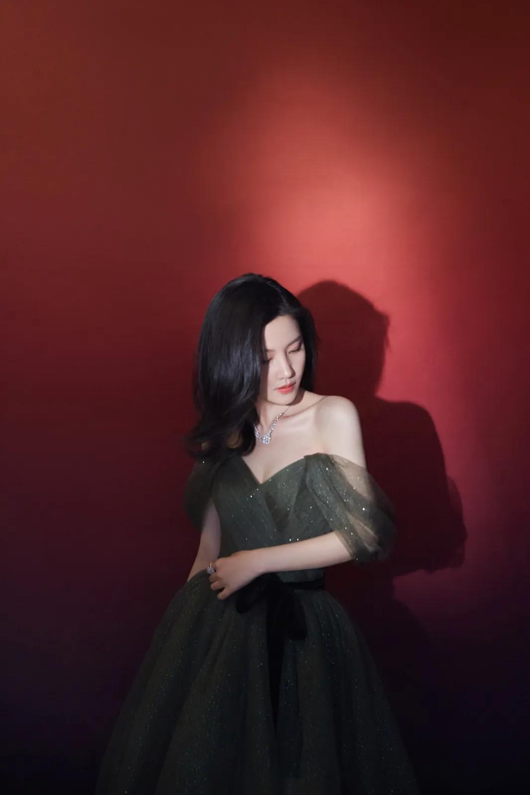 Beautiful Wallpapers - Issue 1202 - Yang Zishan - iMedia