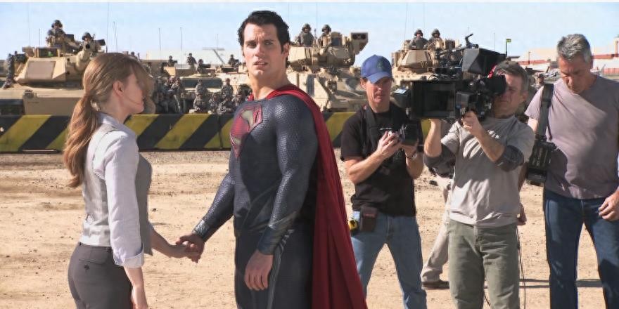 A flesh-and-blood superhero, "Man of Steel" shows the glorious side of ...