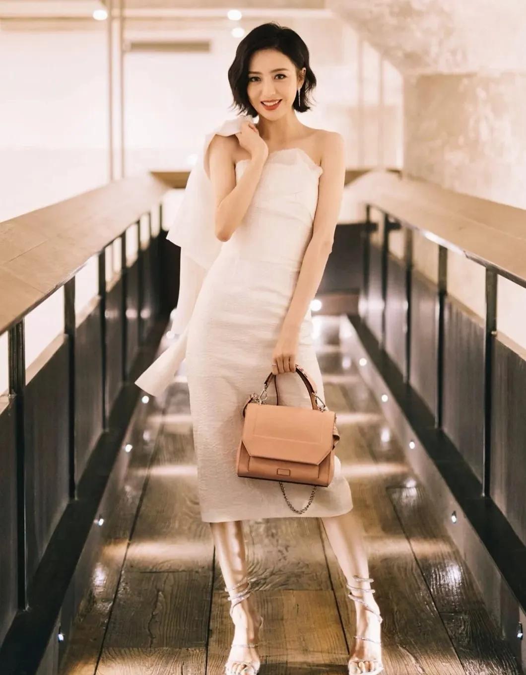 Photos of Tong Liya's beautiful body - iNEWS