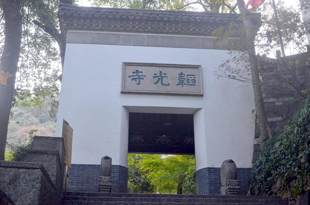 Song Jiao Ren went to Taoguang Temple, Lin Tianyu recited sad poems - iNEWS