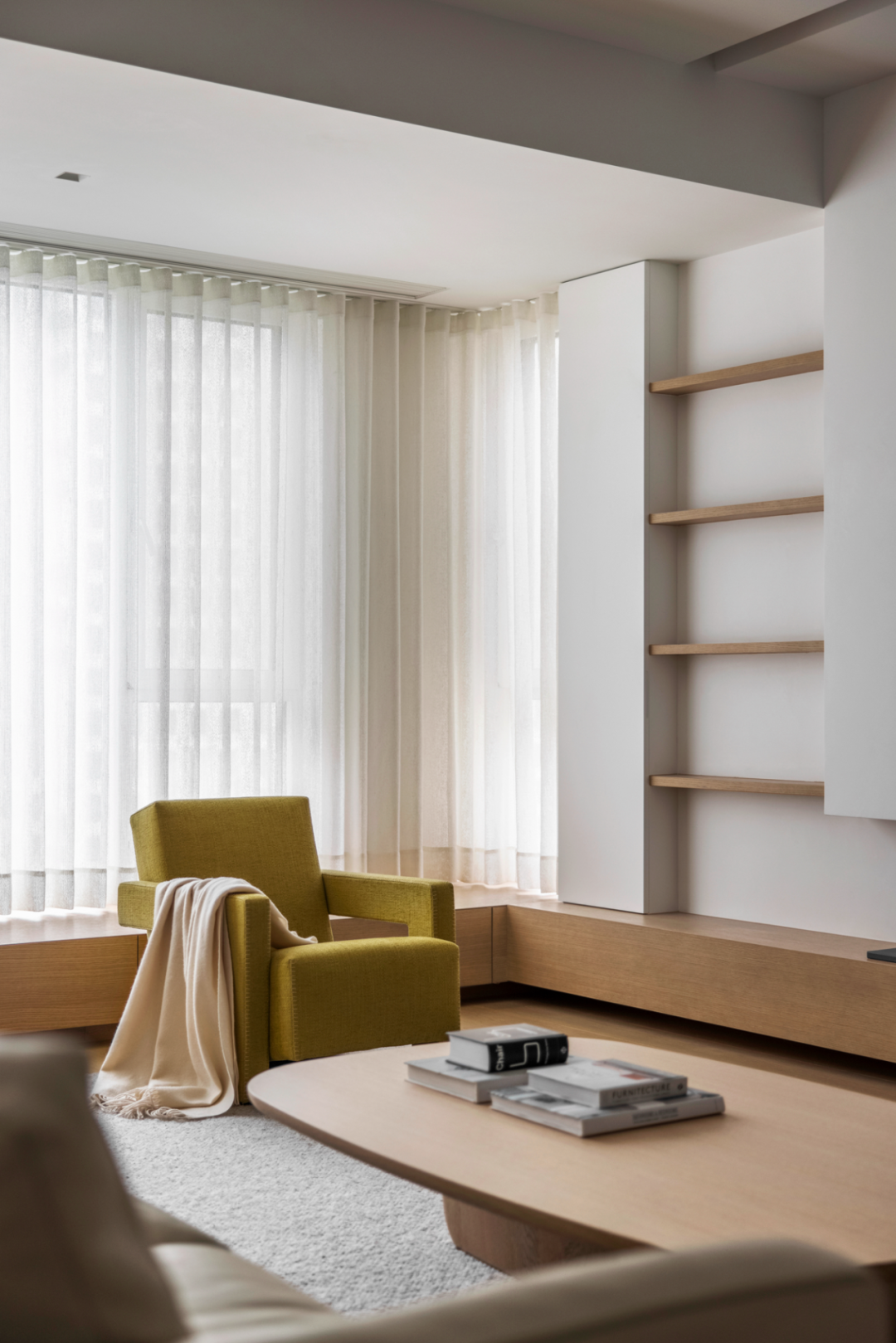 185 square meters of logs leap up in the wind and sit down in time - iNEWS