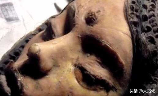 Does the three-eyed man on the moon really exist?Why do many people ...