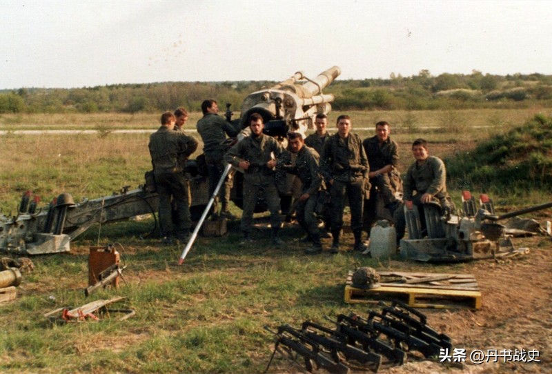 The first howitzer designed by France after World War II - M50 155 mm ...
