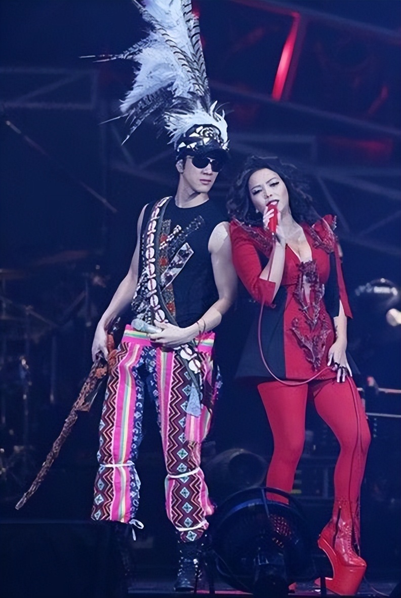 Taiwan media exposed photos of Wang Leehom's chaotic battle and 3 ...
