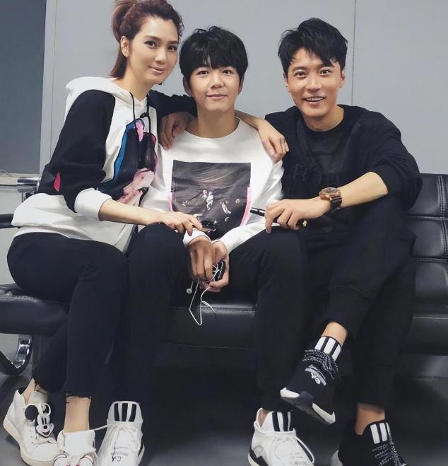 Hong Xin's son Zhang Haolian changed his surname, Mo Shaocong took it calmly - iNEWS