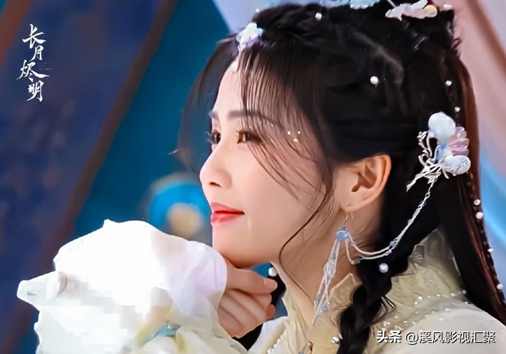 "Long Moon Embers" Luo Yunxi debuted as God of War, Ming Ye is handsome ...