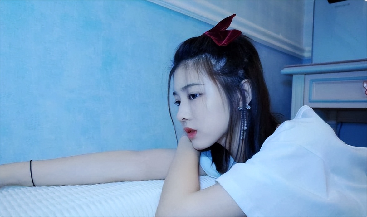 The "Miss Qianjin" of Wang Feng and Ge Huijie, Wang Manxi has a height of 178 at a young age ...