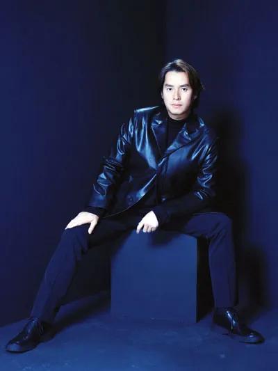 The most dazzling star in the Hong Kong music scene, the supreme king ...