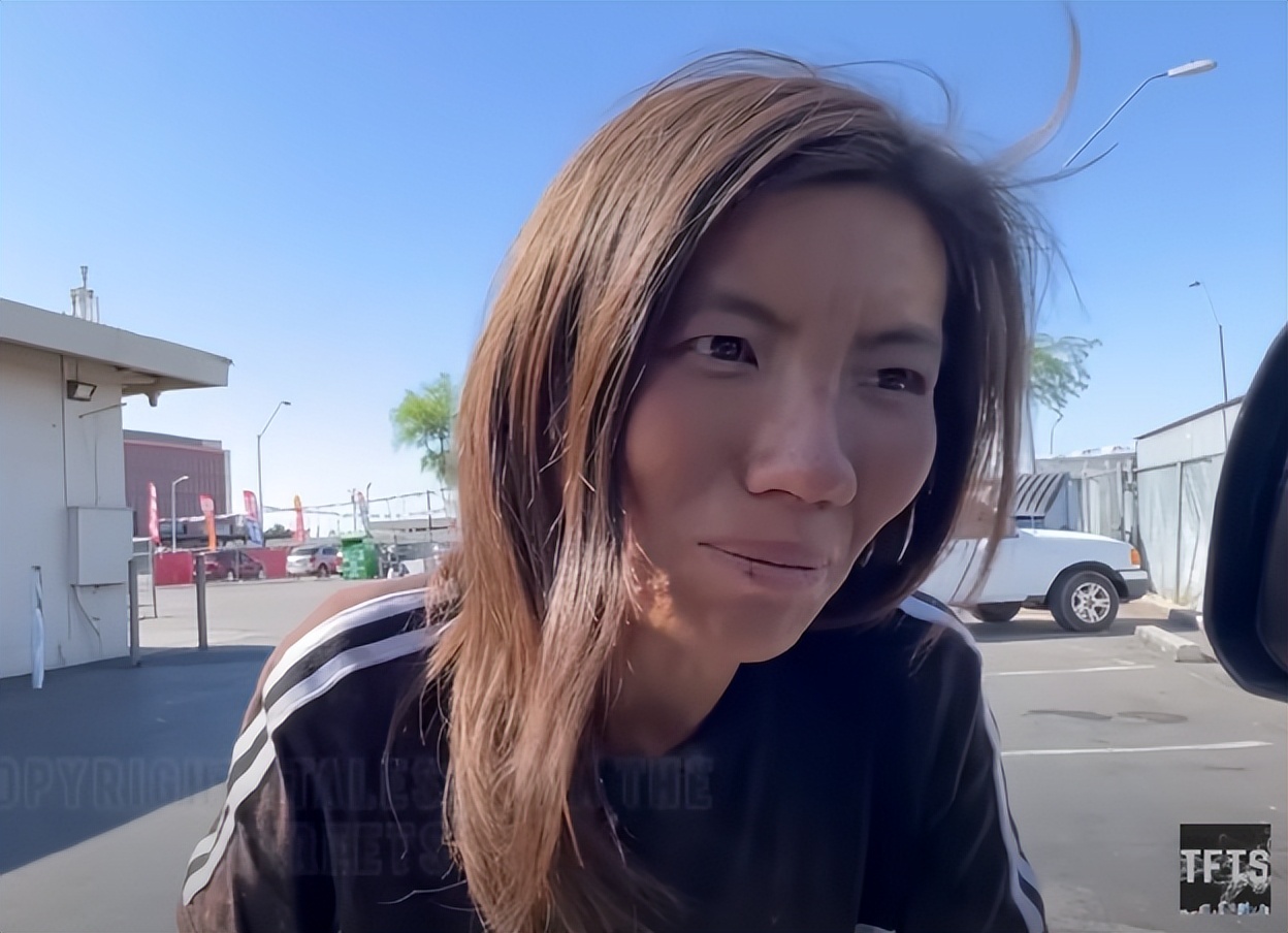 Chinese-Canadian woman begging on the street, revealing that she has ...