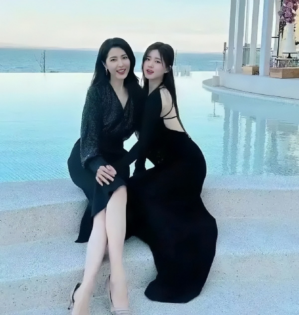 The 47-year-old "unmarried and infertile" Zeng Li has impressed the ...