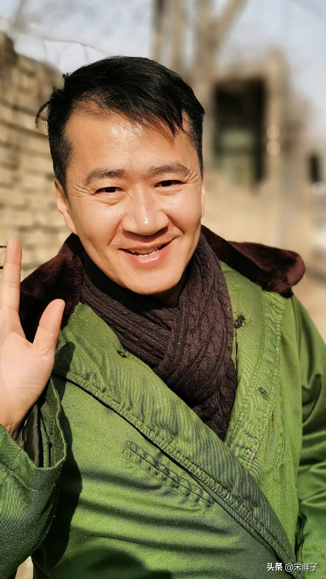 Li Jiaming has no drama to film and is reduced to a street stall ...