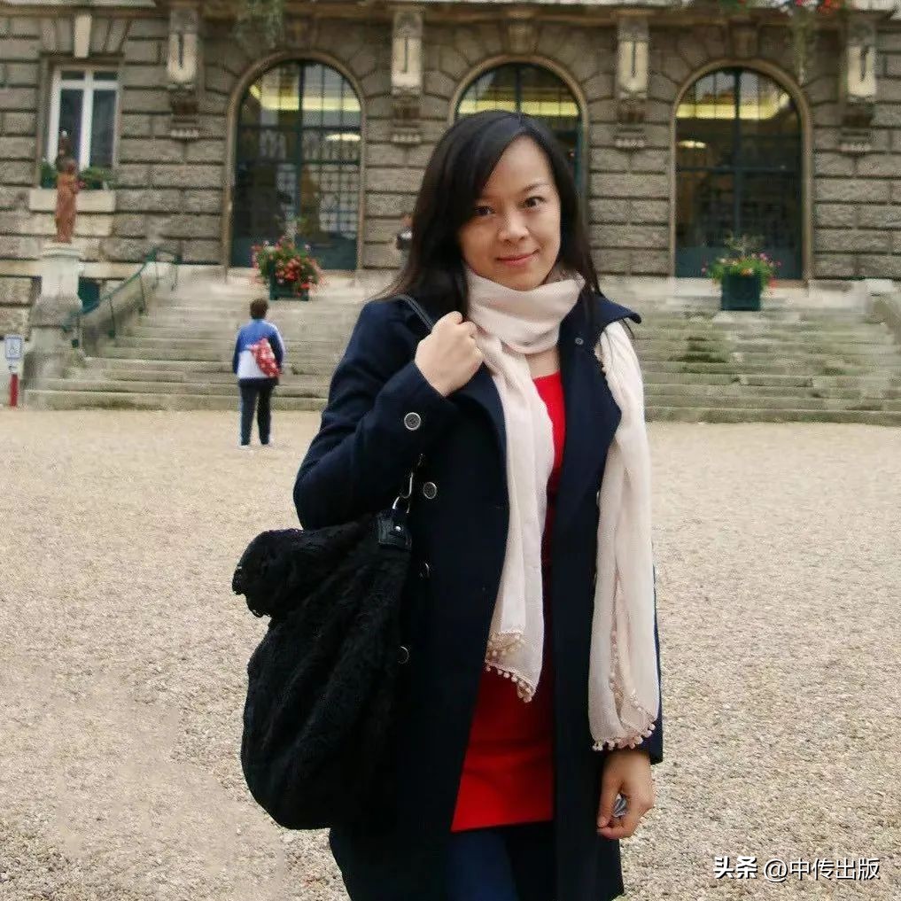 "Introduction to Clothing Communication" - iNEWS