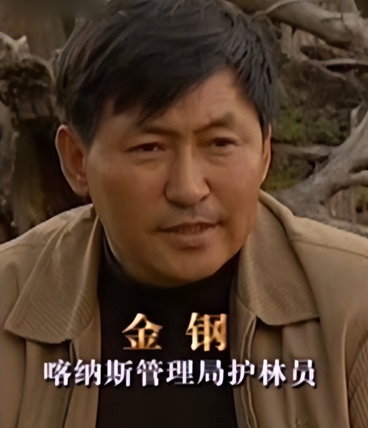 A giant water monster with a body length of more than ten meters ...