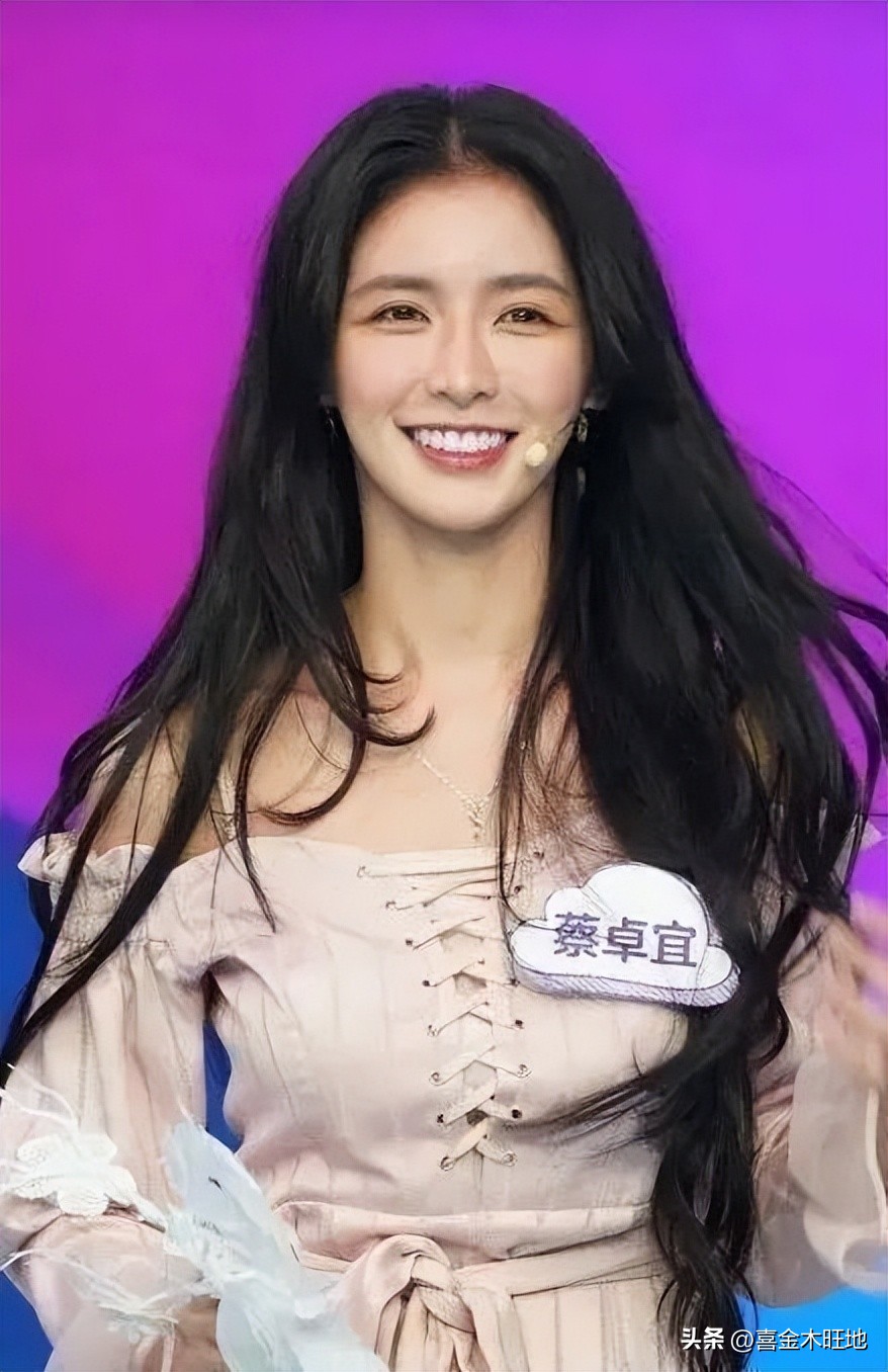 Wang Dalu no longer hides it!After revealing his love affair with Cai ...