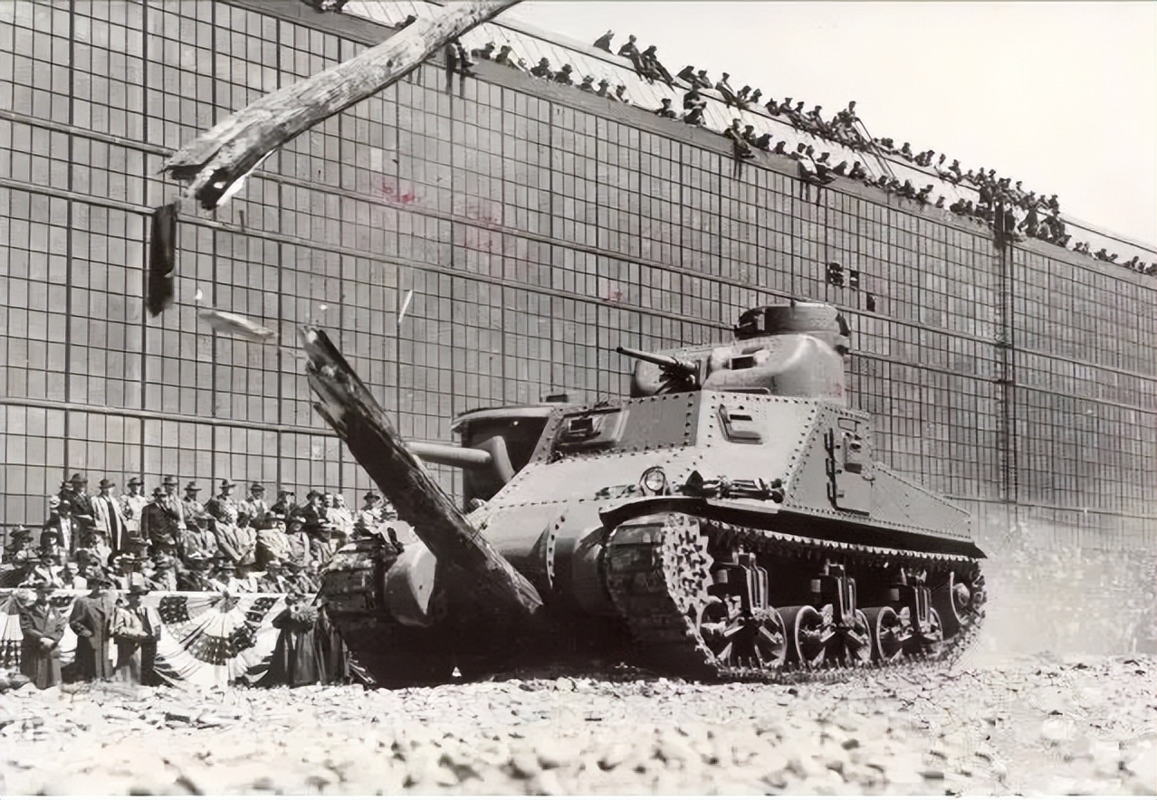 Interesting talk about the M3 medium tank (on): Grant and General Lee ...