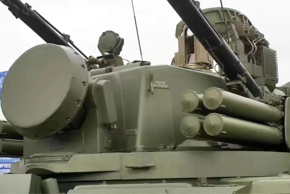 Combat power explodes!Russian BTG troops - iNEWS