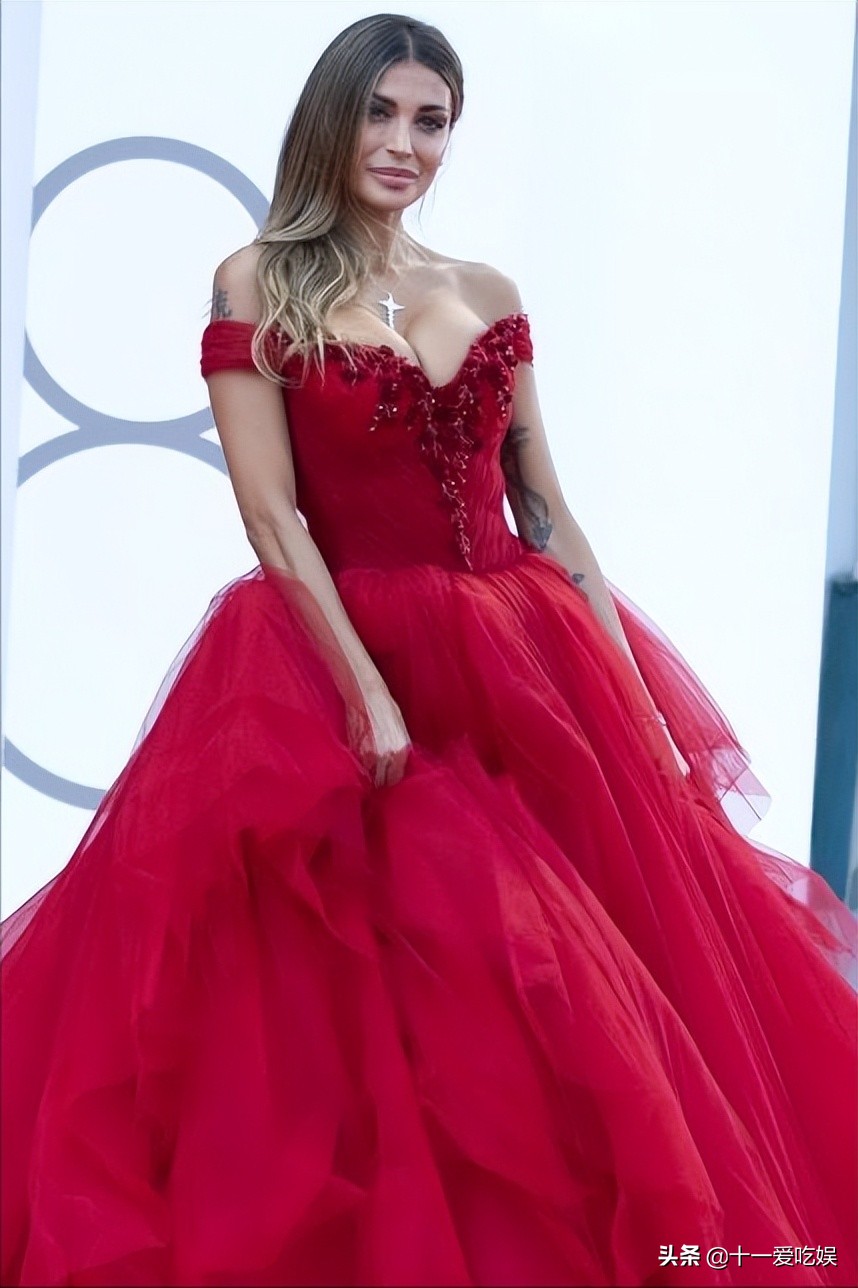 Top 10 most beautiful Italian female stars in 2022, how many do you ...