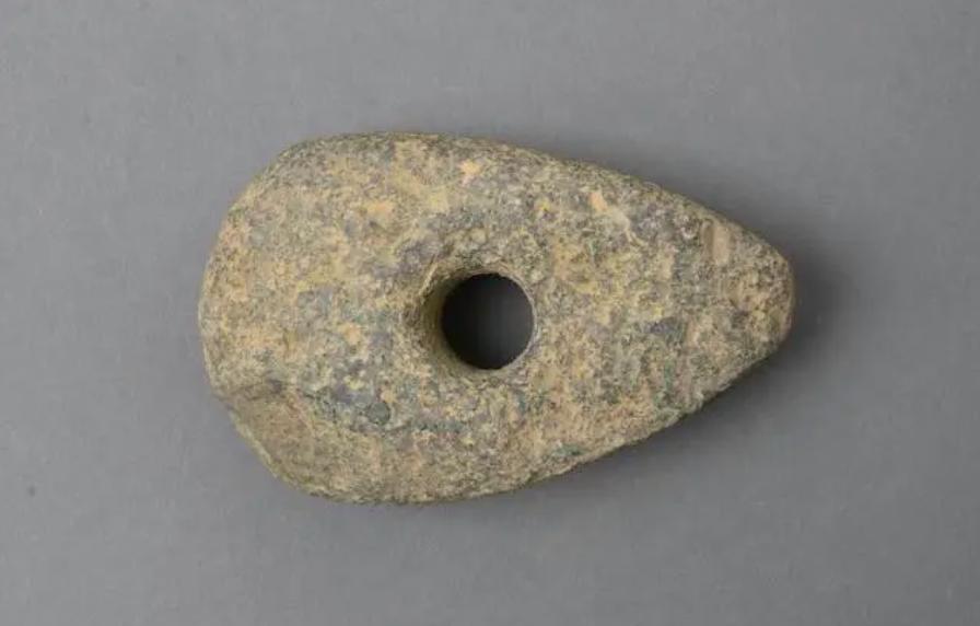 How did ancient humans create tools and weapons out of rock and metal ...
