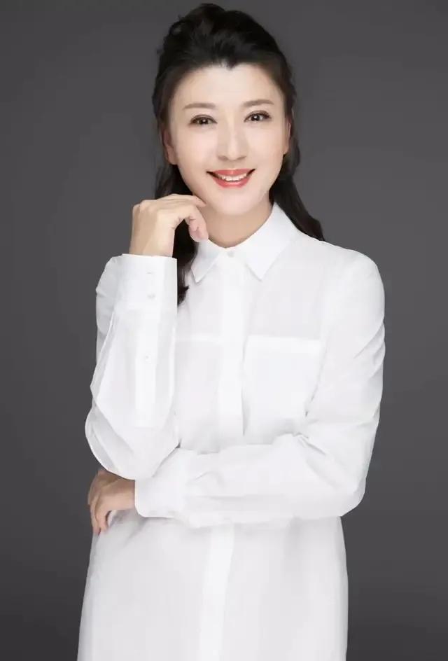 Beautiful photos of Yan Xuejing - iNEWS