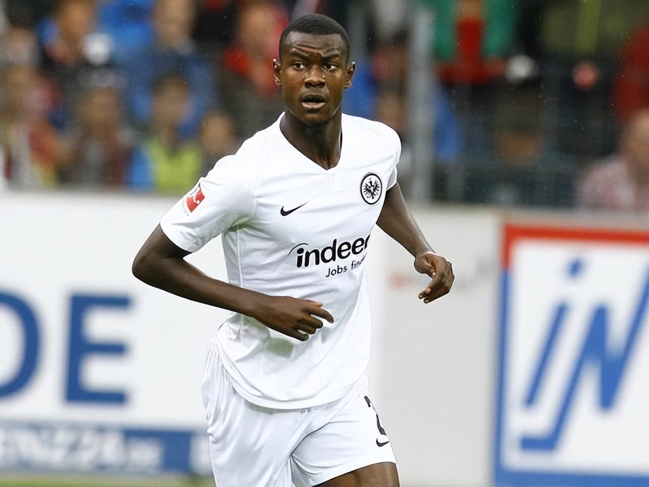 Tottenham pay attention to Ndika, Liverpool is also interested in him ...