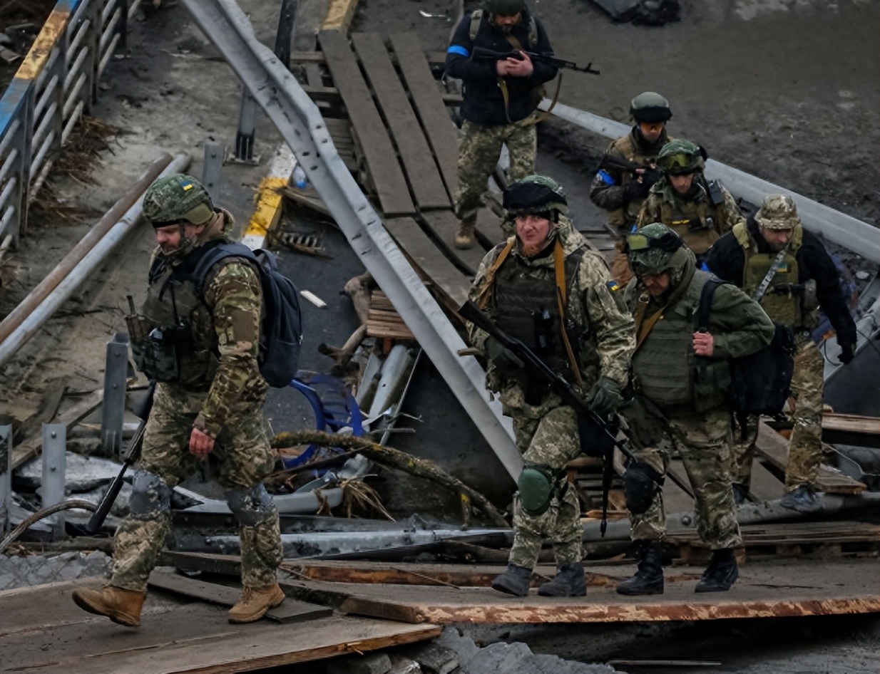 The scene was tragic, the 500 special forces failed to land, the ...