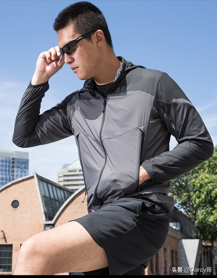 Domestic outdoor brand skin clothing competes with international brands ...