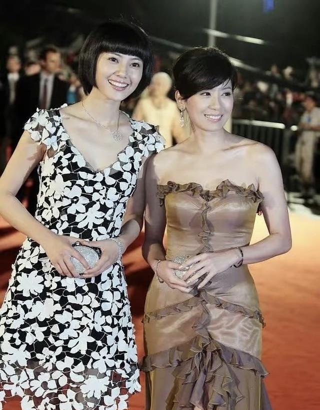 When 58-year-old Gong Li and 62-year-old Hong Huang stood together, I ...