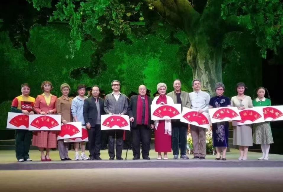 Liu Ping: Taking pen as a dream, inheriting Chinese culture, tens of ...