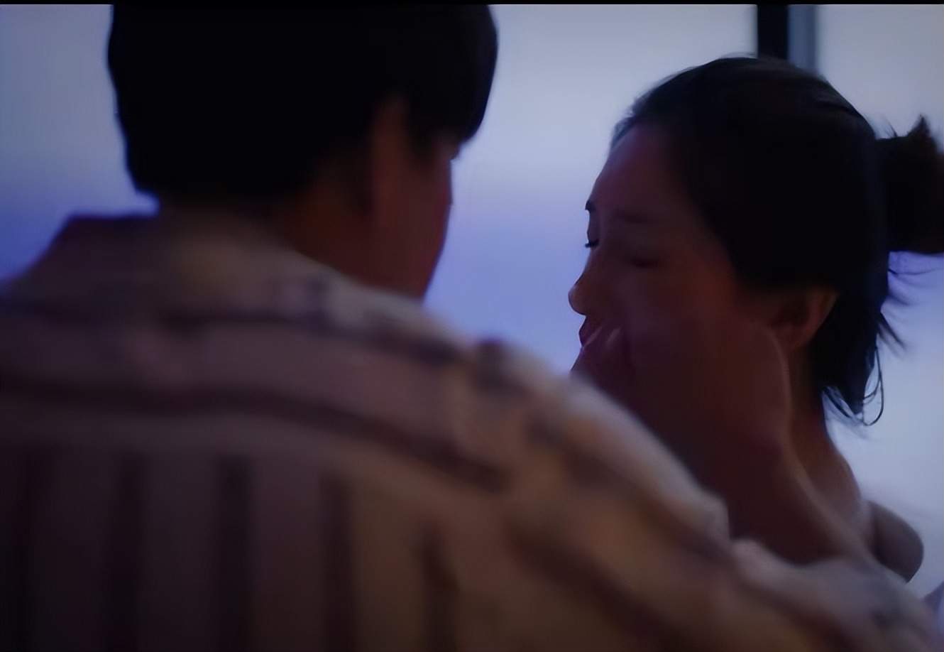 The 35-year-old Jiang Shuying was too eager to kiss, and was kissed by Peng Peng in the bathtub ...