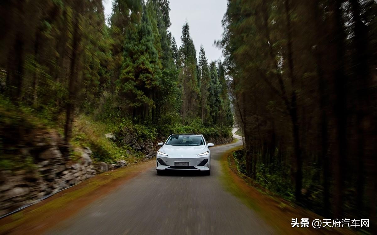 Uninterrupted live broadcast challenges 1200KM long battery life, how ...