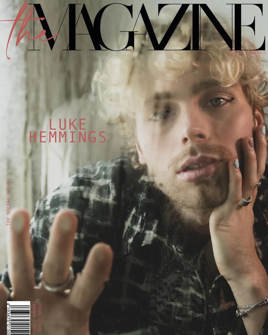 Luke Hemings, lead singer of Australian boy band Five Seconds of Summer ...